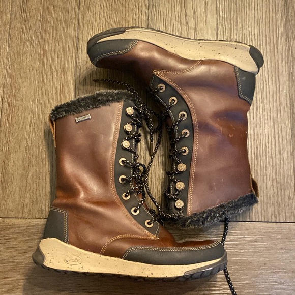 Chaco | Shoes | Chaco Borealis Tall Boots Womens Sz 6 Snow Rain ...